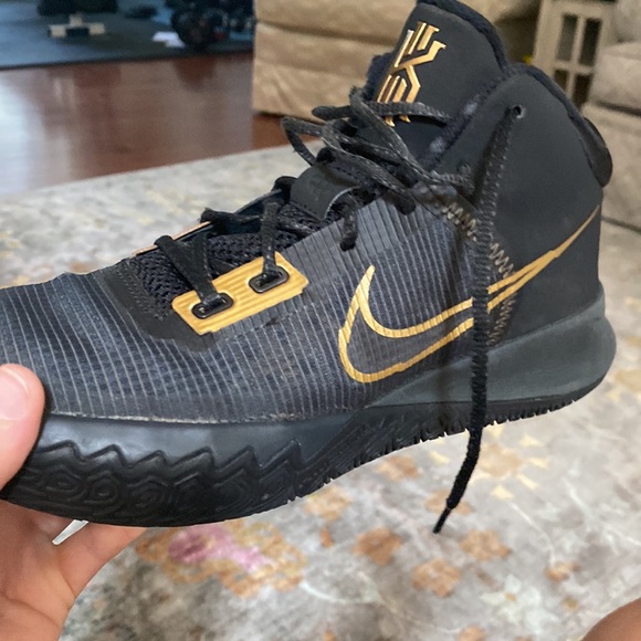 Nike | Shoes | Kyrie Flytrap 4s Metallic Gold And Black | Poshmark